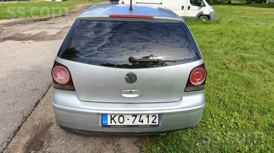 Grey Volkswagen Polo 2008 in Riga, with an engine capacity of 1.40 L and mileage of 346 thousand km for 850 €, photo 5 on AUTOMOTO.COM.LV