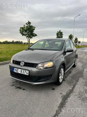 Grey Volkswagen Polo 2009 in Liepaja, with an engine capacity of 1.20 L and mileage of 193 thousand km for 3000 €, photo 2 on AUTOMOTO.COM.LV