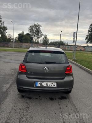 Grey Volkswagen Polo 2009 in Liepaja, with an engine capacity of 1.20 L and mileage of 193 thousand km for 3000 €, photo 4 on AUTOMOTO.COM.LV