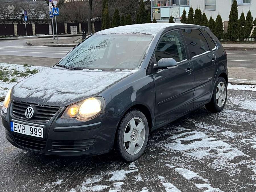 Pelēks Volkswagen Polo 2009 Viļņa, ar dzinēja tilpumu 1.42 L un nobraukumu 164 tūkst. km par 2000 €, foto 2 vietnē AUTOMOTO.COM.LV