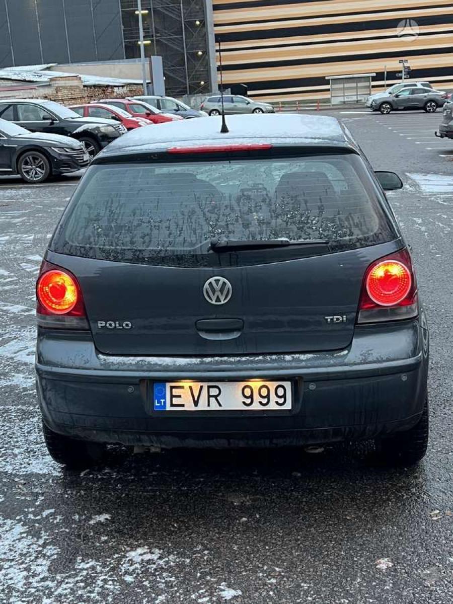 Pelēks Volkswagen Polo 2009 Viļņa, ar dzinēja tilpumu 1.42 L un nobraukumu 164 tūkst. km par 2000 €, foto 5 vietnē AUTOMOTO.COM.LV