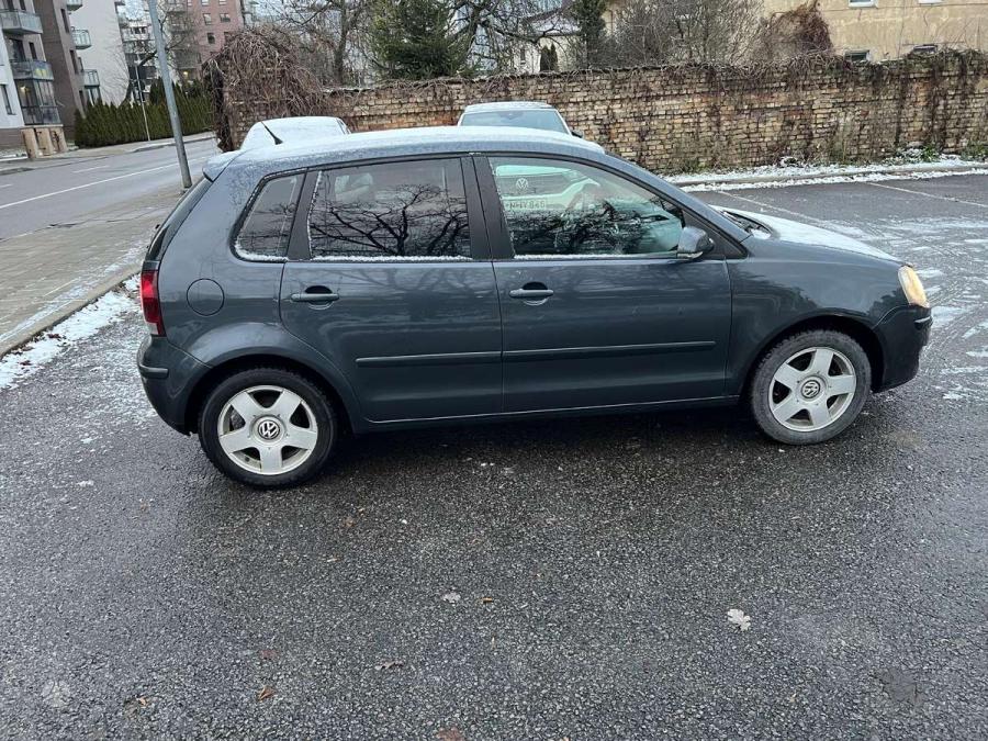 Pelēks Volkswagen Polo 2009 Viļņa, ar dzinēja tilpumu 1.42 L un nobraukumu 164 tūkst. km par 2000 €, foto 7 vietnē AUTOMOTO.COM.LV