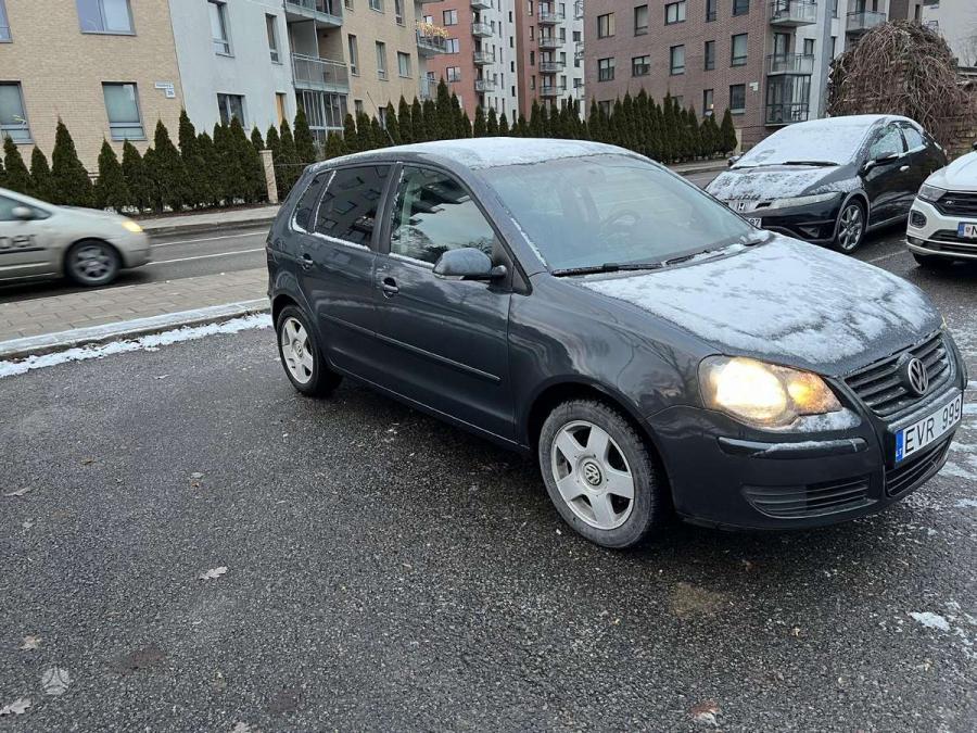 Pelēks Volkswagen Polo 2009 Viļņa, ar dzinēja tilpumu 1.42 L un nobraukumu 164 tūkst. km par 2000 €, foto 8 vietnē AUTOMOTO.COM.LV