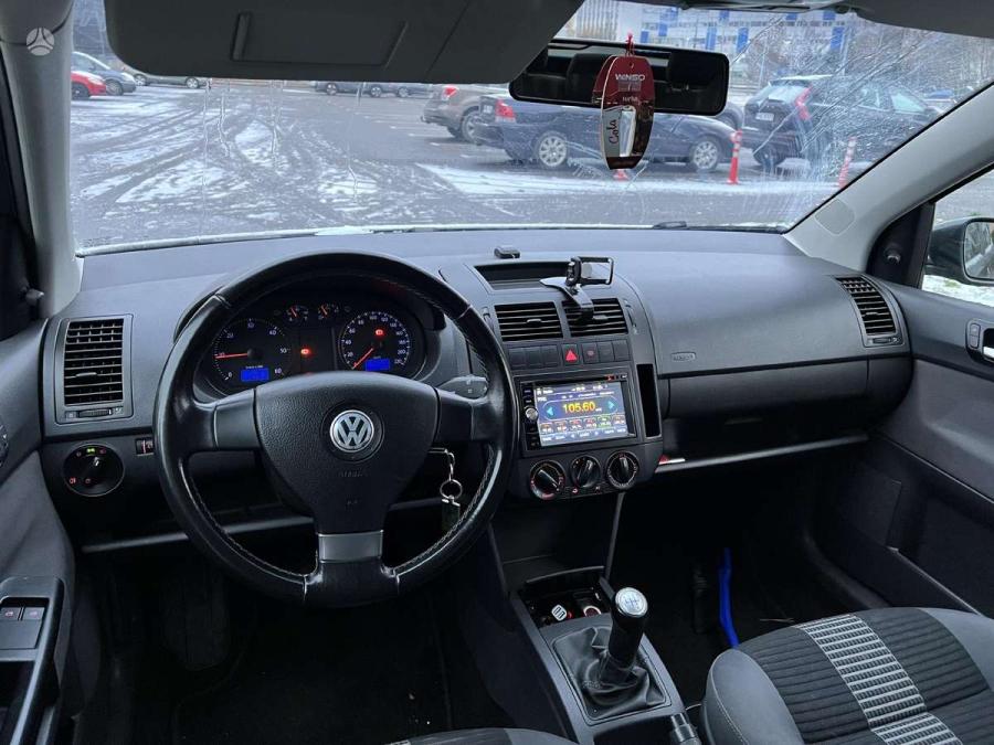 Pelēks Volkswagen Polo 2009 Viļņa, ar dzinēja tilpumu 1.42 L un nobraukumu 164 tūkst. km par 2000 €, foto 9 vietnē AUTOMOTO.COM.LV