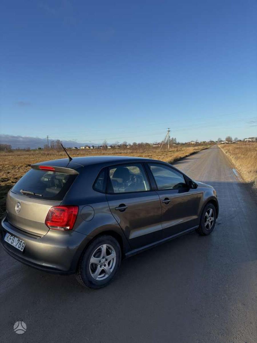 Pelēks Volkswagen Polo 2009 Šauļi, ar dzinēja tilpumu 1.20 L un nobraukumu 150 tūkst. km par 2300 €, foto 2 vietnē AUTOMOTO.COM.LV