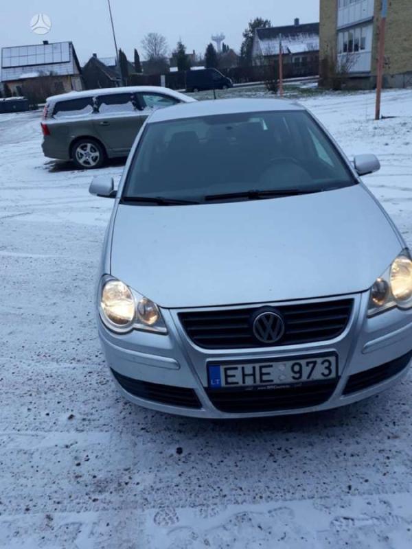 Grey Volkswagen Polo 2009 in Vilnius, with an engine capacity of 1.40 L and mileage of 270 thousand km for 1800 €, photo 1 on AUTOMOTO.COM.LV