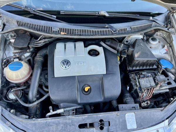 Grey Volkswagen Polo 2009 in Vilnius, with an engine capacity of 1.42 L and mileage of 173 thousand km for 1600 €, photo 10 on AUTOMOTO.COM.LV