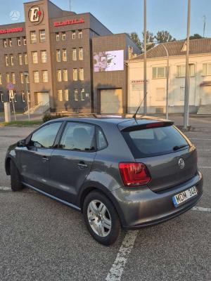 Grey Volkswagen Polo 2009 in Kaunas, with an engine capacity of 1.20 L and mileage of 204 thousand km for 3300 €, photo 4 on AUTOMOTO.COM.LV