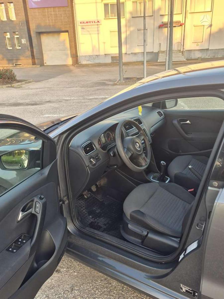 Grey Volkswagen Polo 2009 in Kaunas, with an engine capacity of 1.20 L and mileage of 204 thousand km for 3300 €, photo 6 on AUTOMOTO.COM.LV