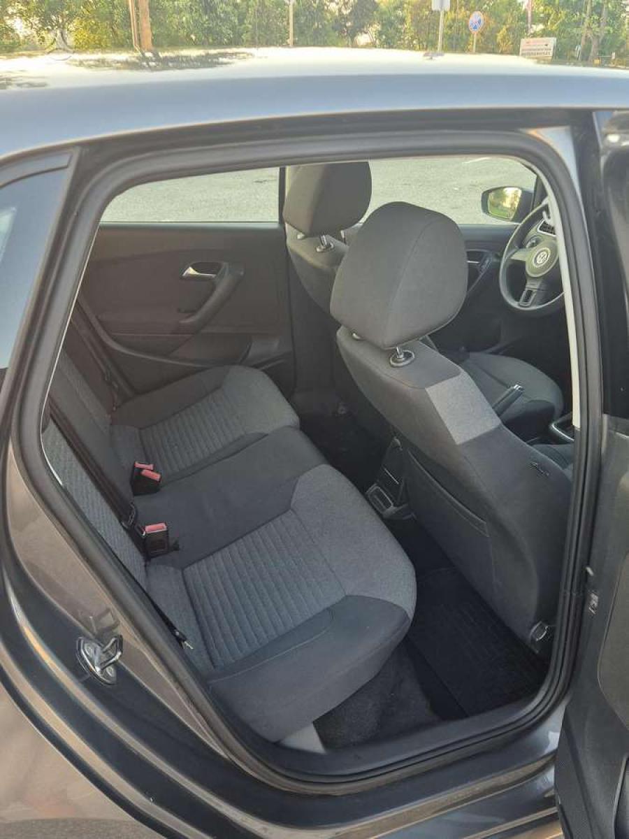 Grey Volkswagen Polo 2009 in Kaunas, with an engine capacity of 1.20 L and mileage of 204 thousand km for 3300 €, photo 8 on AUTOMOTO.COM.LV