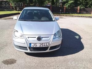 Grey Volkswagen Polo 2009 in Valmiera, with an engine capacity of 1.40 L and mileage of 410 thousand km for 1350 €, photo  on AUTOMOTO.COM.LV
