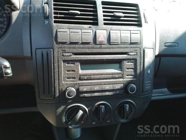 Grey Volkswagen Polo 2009 in Valmiera, with an engine capacity of 1.40 L and mileage of 410 thousand km for 1350 €, photo 9 on AUTOMOTO.COM.LV