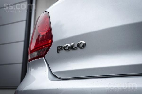 Grey Volkswagen Polo 2009 in Riga, with an engine capacity of 1.60 L and mileage of 221 thousand km for 2990 €, photo 7 on AUTOMOTO.COM.LV