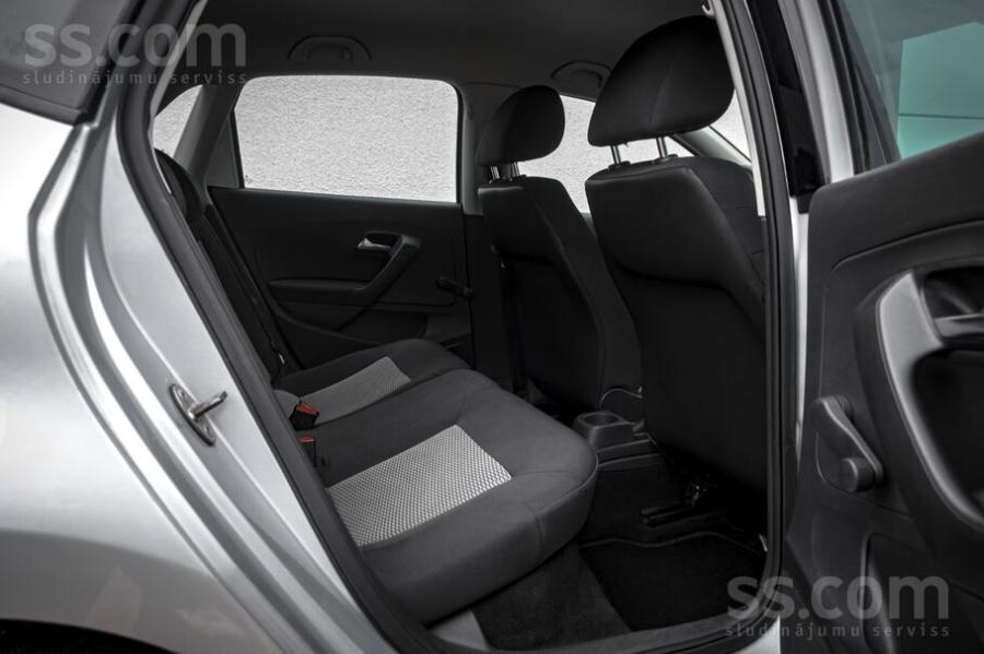 Pelēks Volkswagen Polo 2009 Rīga, ar dzinēja tilpumu 1.60 L un nobraukumu 221 tūkst. km par 2990 €, foto 13 vietnē AUTOMOTO.COM.LV