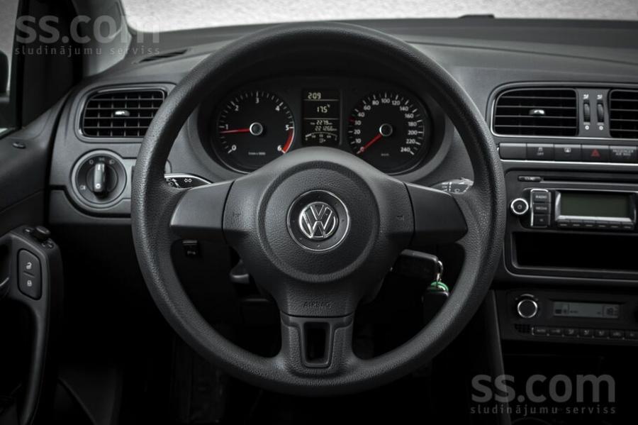 Pelēks Volkswagen Polo 2009 Rīga, ar dzinēja tilpumu 1.60 L un nobraukumu 221 tūkst. km par 2990 €, foto 17 vietnē AUTOMOTO.COM.LV