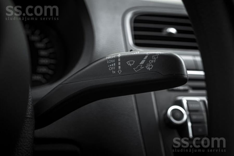 Pelēks Volkswagen Polo 2009 Rīga, ar dzinēja tilpumu 1.60 L un nobraukumu 221 tūkst. km par 2990 €, foto 18 vietnē AUTOMOTO.COM.LV