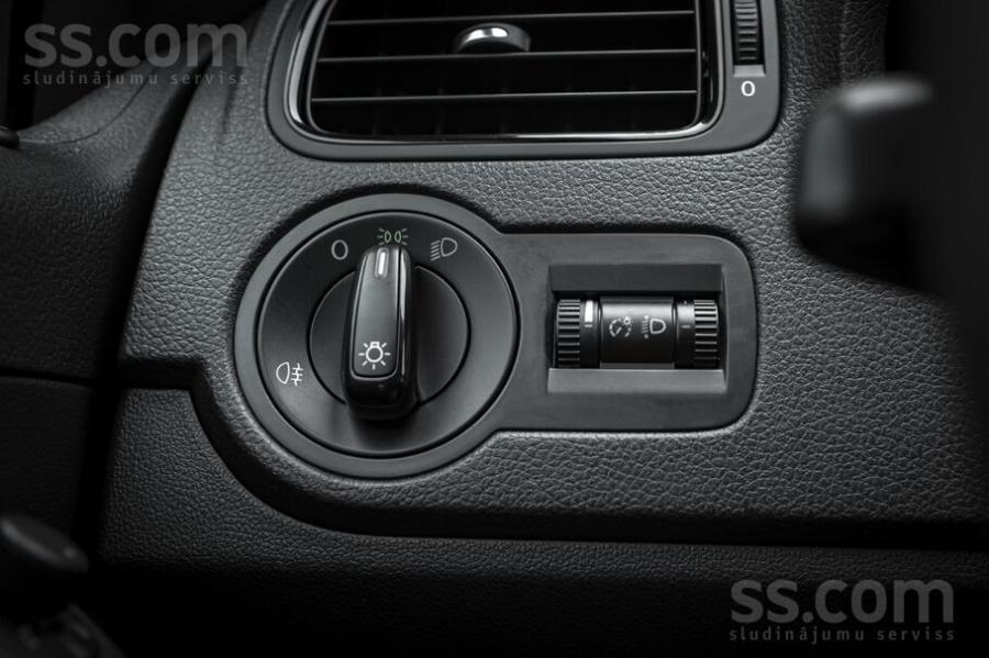 Pelēks Volkswagen Polo 2009 Rīga, ar dzinēja tilpumu 1.60 L un nobraukumu 221 tūkst. km par 2990 €, foto 24 vietnē AUTOMOTO.COM.LV