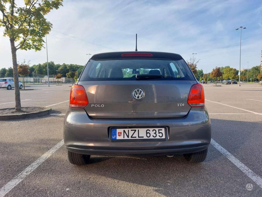 Pelēks Volkswagen Polo 2009 Panevēža, ar dzinēja tilpumu 1.60 L un nobraukumu 260 tūkst. km par 3690 €, foto 8 vietnē AUTOMOTO.COM.LV