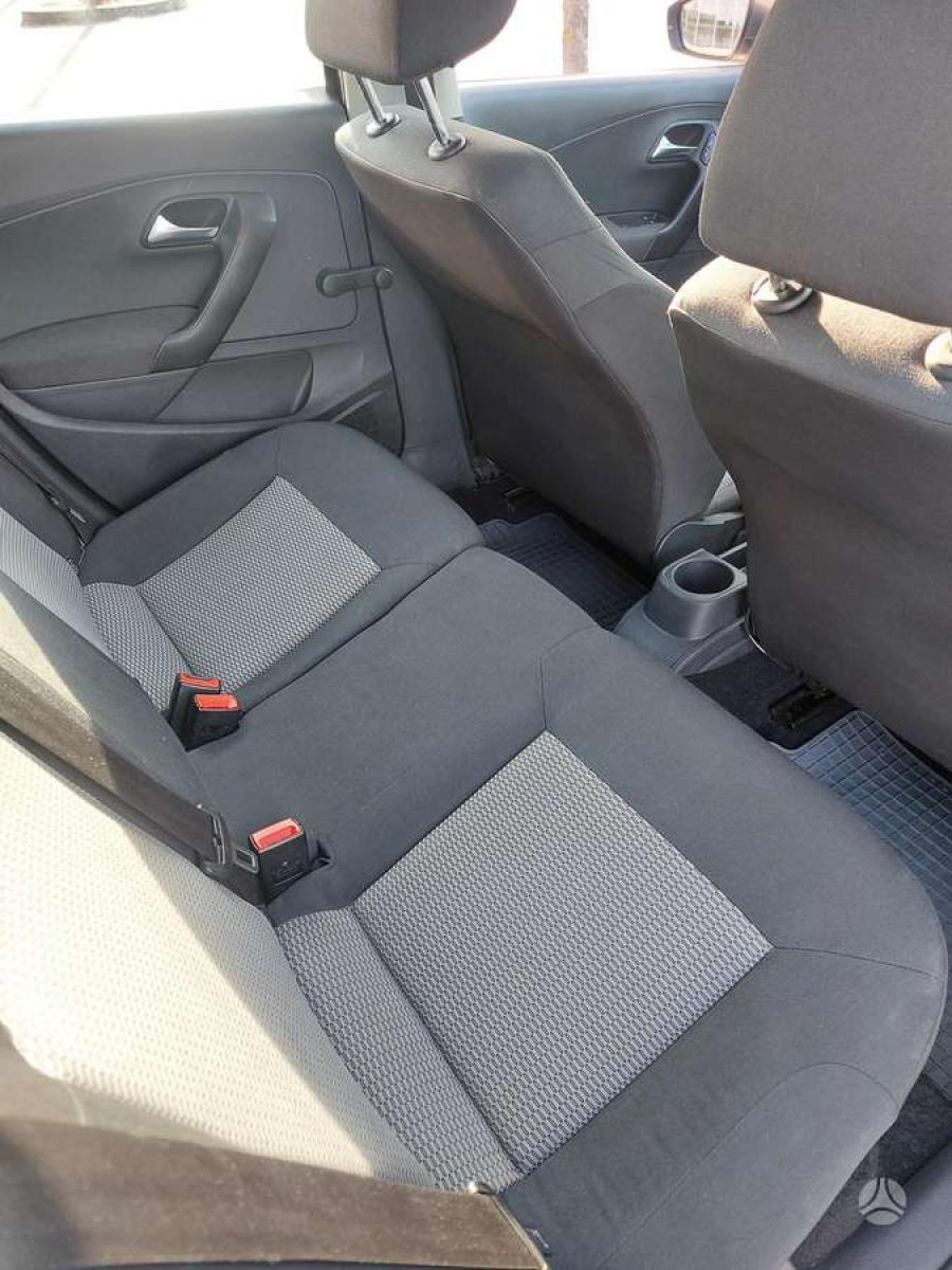 Pelēks Volkswagen Polo 2009 Panevēža, ar dzinēja tilpumu 1.60 L un nobraukumu 260 tūkst. km par 3690 €, foto 21 vietnē AUTOMOTO.COM.LV
