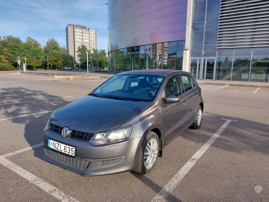 Pelēks Volkswagen Polo 2009 Panevēža, ar dzinēja tilpumu 1.60 L un nobraukumu 260 tūkst. km par 3690 €, foto 27 vietnē AUTOMOTO.COM.LV