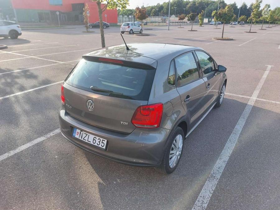 Pelēks Volkswagen Polo 2009 Panevēža, ar dzinēja tilpumu 1.60 L un nobraukumu 260 tūkst. km par 3690 €, foto 29 vietnē AUTOMOTO.COM.LV