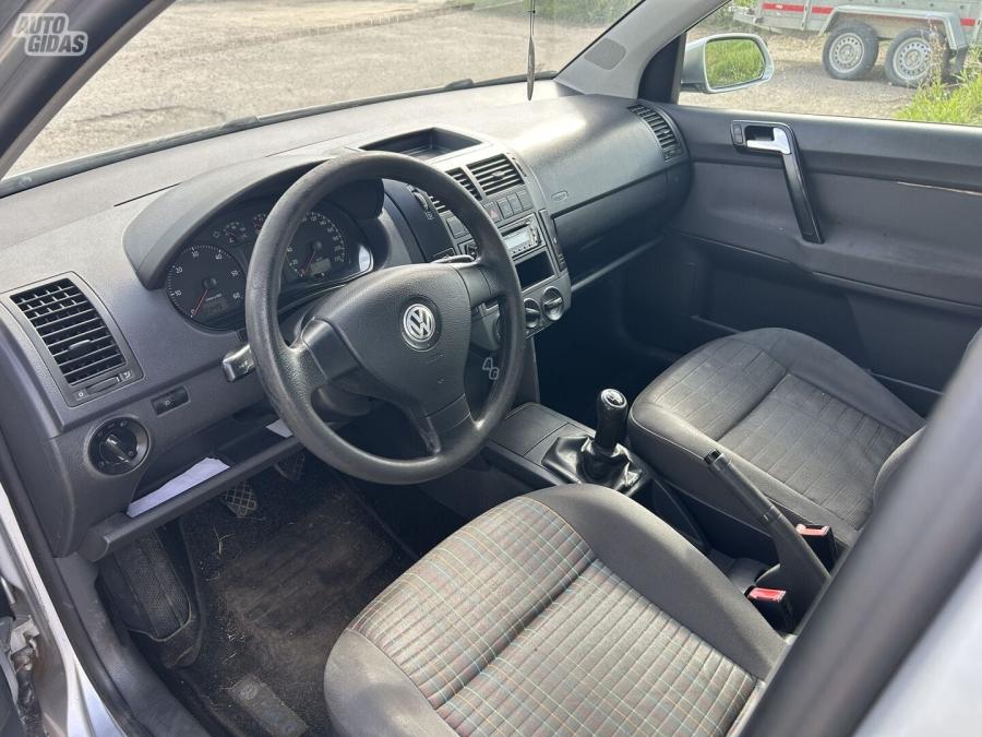 Pelēks Volkswagen Polo 2009 Kauņa, ar dzinēja tilpumu 1.40 L un nobraukumu 268 tūkst. km par 500 €, foto 9 vietnē AUTOMOTO.COM.LV