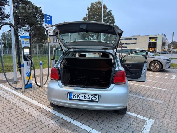 Pelēks Volkswagen Polo 2009 Rīga, ar dzinēja tilpumu 1.60 L un nobraukumu 374 tūkst. km par 2450 €, foto 4 vietnē AUTOMOTO.COM.LV