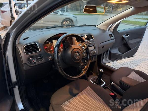 Pelēks Volkswagen Polo 2009 Rīga, ar dzinēja tilpumu 1.60 L un nobraukumu 374 tūkst. km par 2450 €, foto 7 vietnē AUTOMOTO.COM.LV