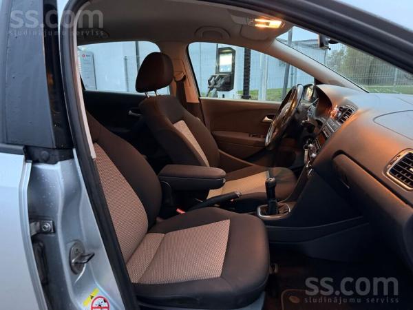 Pelēks Volkswagen Polo 2009 Rīga, ar dzinēja tilpumu 1.60 L un nobraukumu 374 tūkst. km par 2450 €, foto 8 vietnē AUTOMOTO.COM.LV