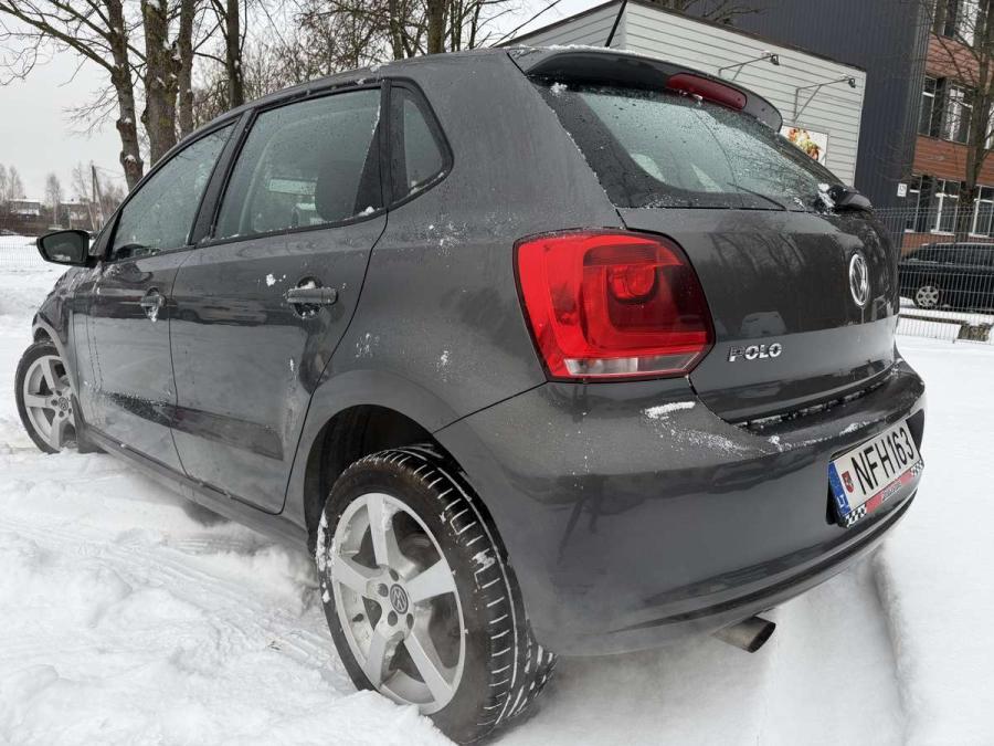 Pelēks Volkswagen Polo 2010 Kauņa, ar dzinēja tilpumu 1.60 L un nobraukumu 273 tūkst. km par 4650 €, foto 12 vietnē AUTOMOTO.COM.LV