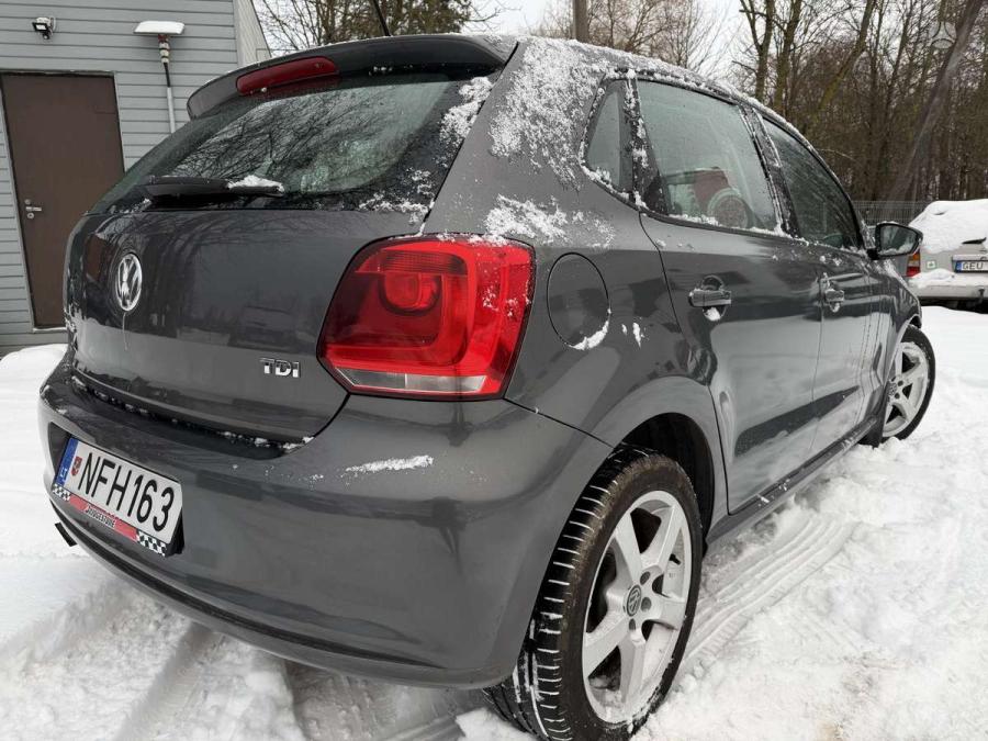 Pelēks Volkswagen Polo 2010 Kauņa, ar dzinēja tilpumu 1.60 L un nobraukumu 273 tūkst. km par 4650 €, foto 13 vietnē AUTOMOTO.COM.LV