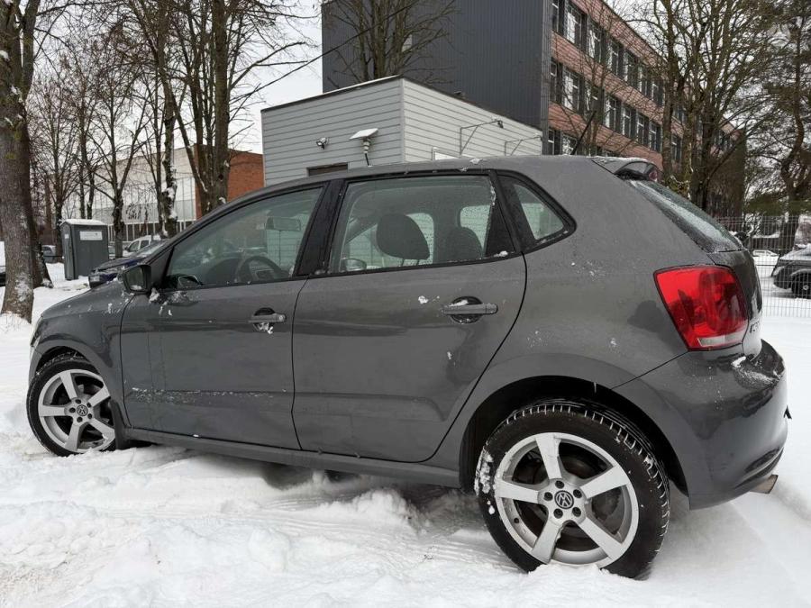 Pelēks Volkswagen Polo 2010 Kauņa, ar dzinēja tilpumu 1.60 L un nobraukumu 273 tūkst. km par 4650 €, foto 20 vietnē AUTOMOTO.COM.LV