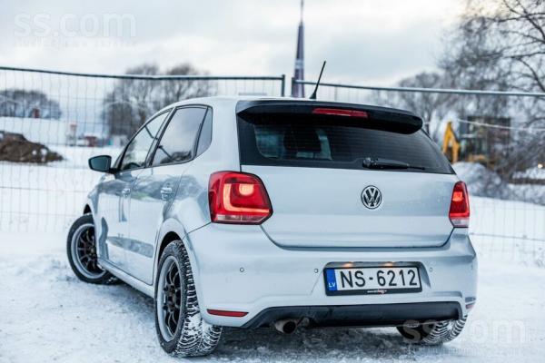 Grey Volkswagen Polo 2010 in Riga, with an engine capacity of 1.60 L and mileage of 213 thousand km for 4190 €, photo 6 on AUTOMOTO.COM.LV