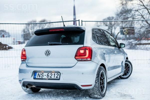 Grey Volkswagen Polo 2010 in Riga, with an engine capacity of 1.60 L and mileage of 213 thousand km for 4190 €, photo 7 on AUTOMOTO.COM.LV