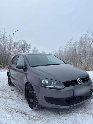 Grey Volkswagen Polo 2010 in Siauliai, with an engine capacity of 1.60 L and mileage of 366 thousand km for 2500 €, photo  on AUTOMOTO.COM.LV