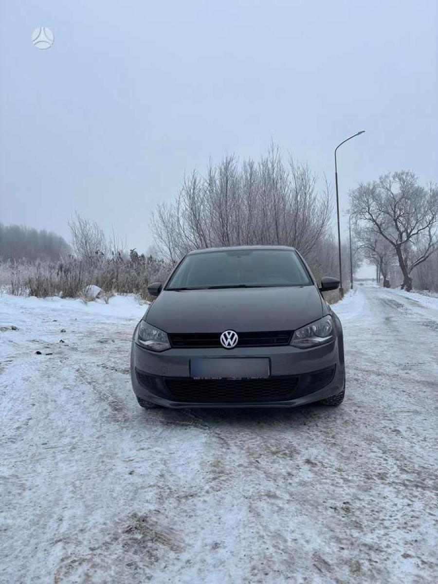 Pelēks Volkswagen Polo 2010 Šauļi, ar dzinēja tilpumu 1.60 L un nobraukumu 366 tūkst. km par 2500 €, foto 3 vietnē AUTOMOTO.COM.LV