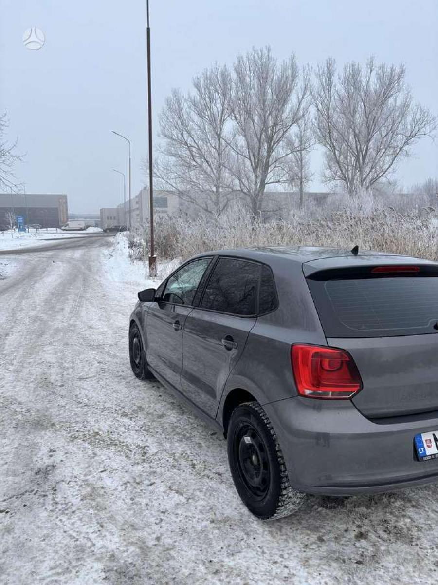 Pelēks Volkswagen Polo 2010 Šauļi, ar dzinēja tilpumu 1.60 L un nobraukumu 366 tūkst. km par 2500 €, foto 6 vietnē AUTOMOTO.COM.LV
