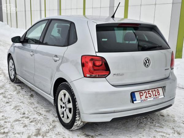 Grey Volkswagen Polo 2010 in Ariogala, with an engine capacity of 1.20 L and mileage of 200 thousand km for 4200 €, photo 2 on AUTOMOTO.COM.LV