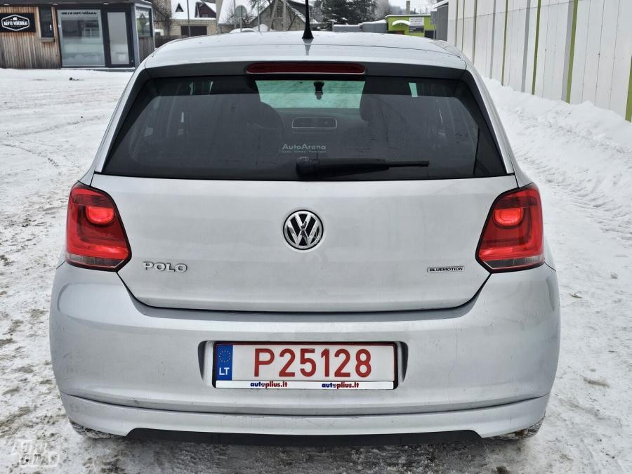 Grey Volkswagen Polo 2010 in Ariogala, with an engine capacity of 1.20 L and mileage of 200 thousand km for 4200 €, photo 3 on AUTOMOTO.COM.LV