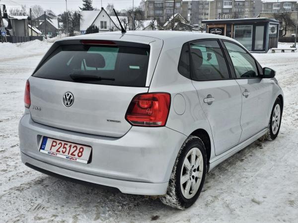 Grey Volkswagen Polo 2010 in Ariogala, with an engine capacity of 1.20 L and mileage of 200 thousand km for 4200 €, photo 4 on AUTOMOTO.COM.LV