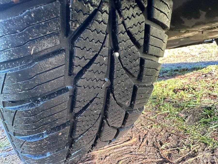 Grey Volkswagen Polo 2010 in Ariogala, with an engine capacity of 1.20 L and mileage of 200 thousand km for 4200 €, photo 14 on AUTOMOTO.COM.LV