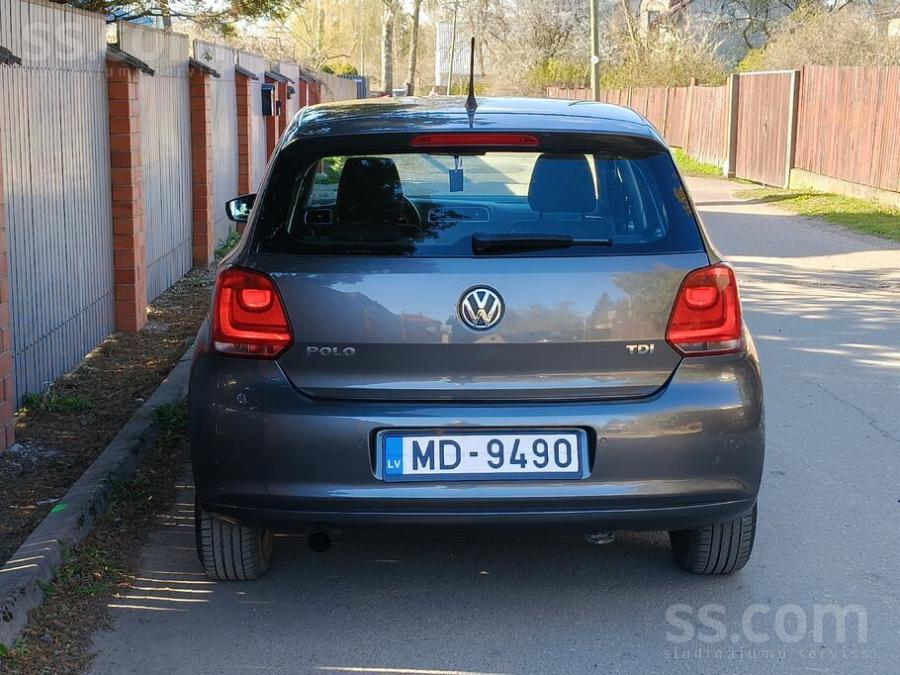 Pelēks Volkswagen Polo 2010 Rīga, ar dzinēja tilpumu 1.60 L un nobraukumu 256 tūkst. km par 2450 €, foto 7 vietnē AUTOMOTO.COM.LV