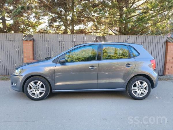 Pelēks Volkswagen Polo 2010 Rīga, ar dzinēja tilpumu 1.60 L un nobraukumu 256 tūkst. km par 2450 €, foto 8 vietnē AUTOMOTO.COM.LV
