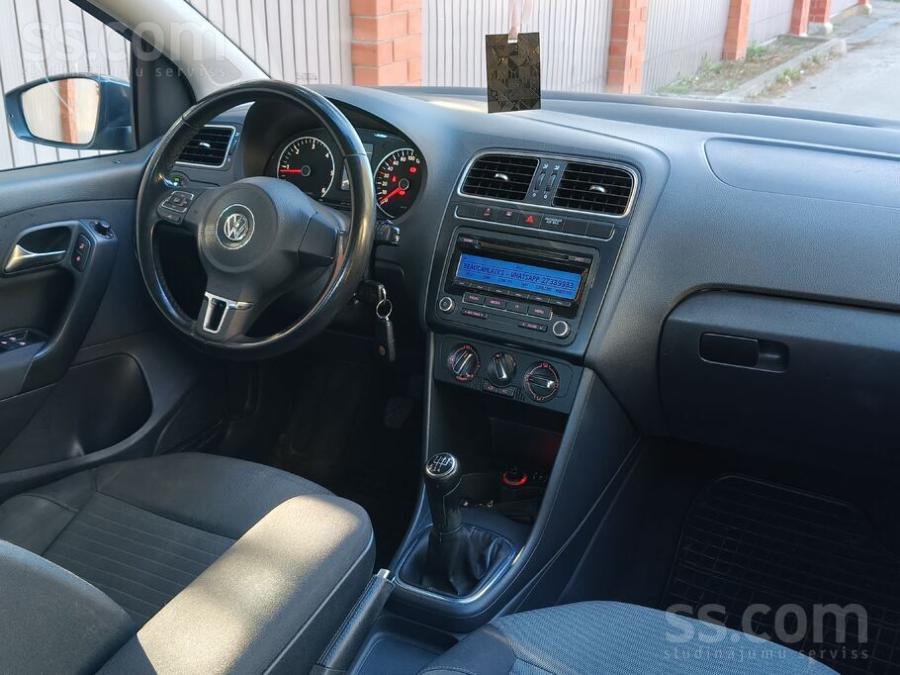 Pelēks Volkswagen Polo 2010 Rīga, ar dzinēja tilpumu 1.60 L un nobraukumu 256 tūkst. km par 2450 €, foto 11 vietnē AUTOMOTO.COM.LV