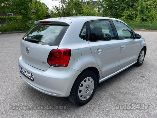 Grey Volkswagen Polo 2010 in Tallinn, with an engine capacity of 1.60 L and mileage of 220 thousand km for 3300 €, photo 2 on AUTOMOTO.COM.LV