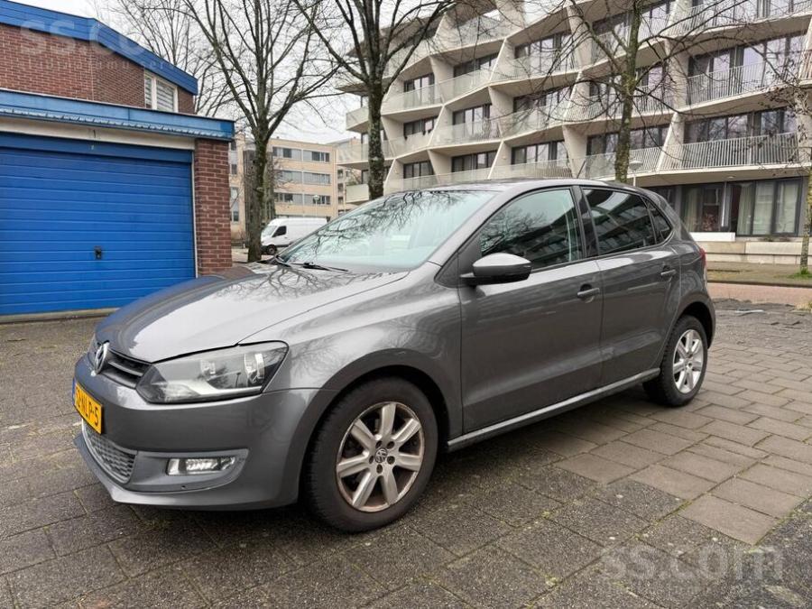 Grey Volkswagen Polo 2010 in Cesis, with an engine capacity of 1.40 L and mileage of 0 thousand km for 5990 €, photo 1 on AUTOMOTO.COM.LV
