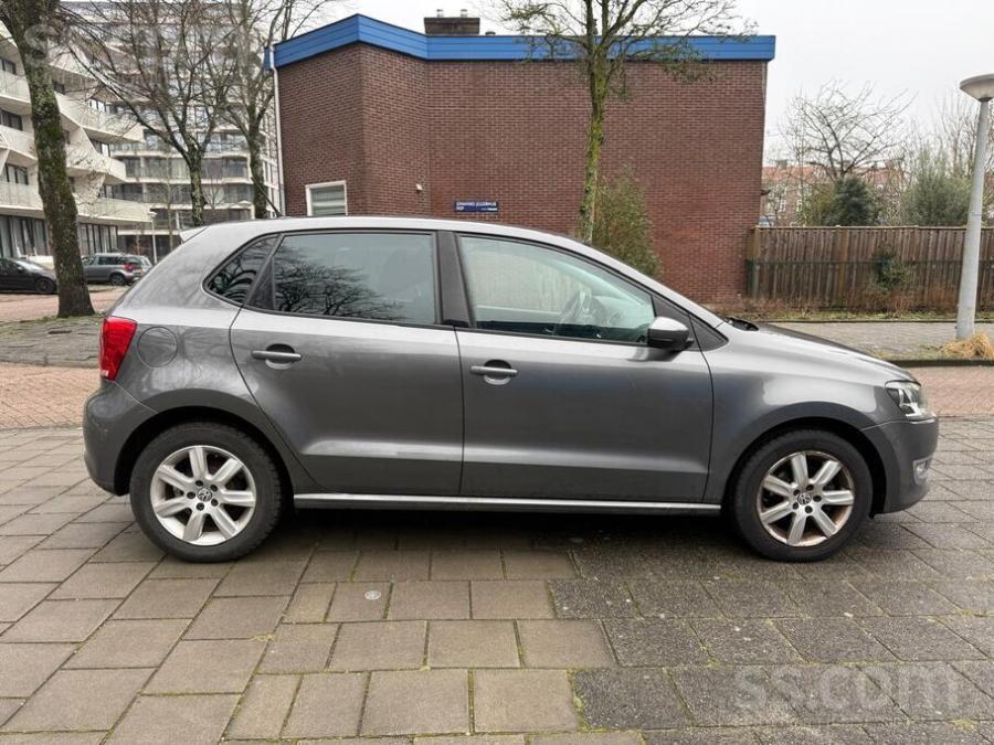 Grey Volkswagen Polo 2010 in Cesis, with an engine capacity of 1.40 L and mileage of 0 thousand km for 5990 €, photo 5 on AUTOMOTO.COM.LV