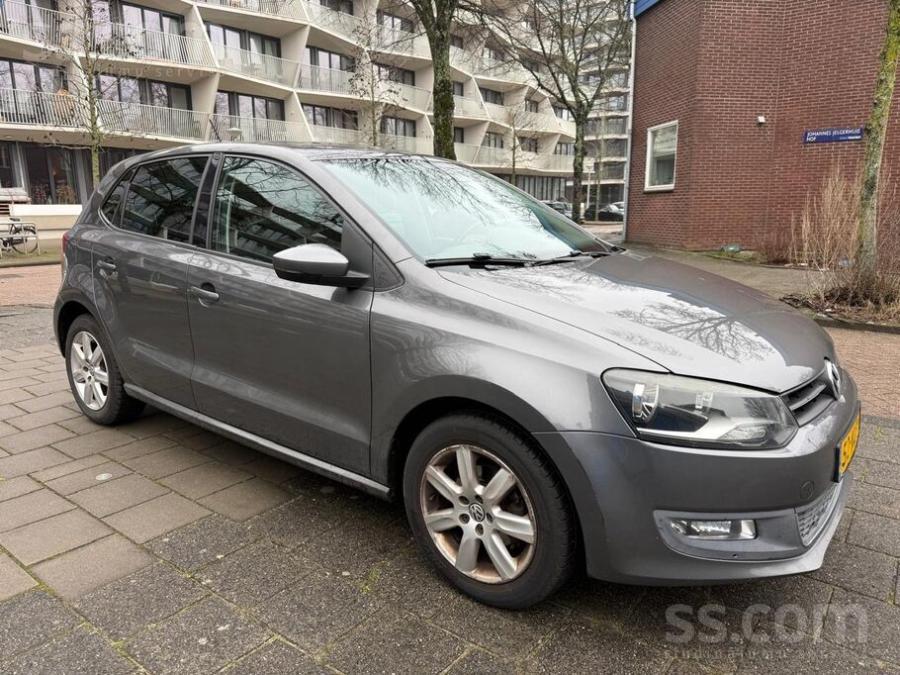 Grey Volkswagen Polo 2010 in Cesis, with an engine capacity of 1.40 L and mileage of 0 thousand km for 5990 €, photo 6 on AUTOMOTO.COM.LV
