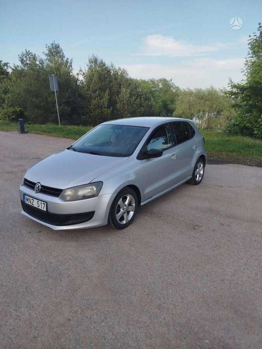 Grey Volkswagen Polo 2010 in Kaunas, with an engine capacity of 1.20 L and mileage of 175 thousand km for 2700 €, photo 3 on AUTOMOTO.COM.LV