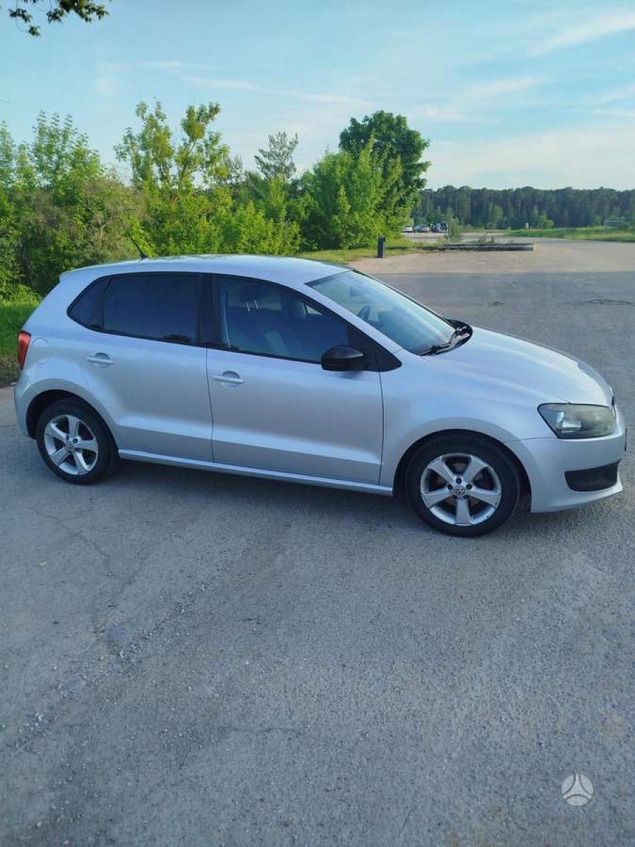 Grey Volkswagen Polo 2010 in Kaunas, with an engine capacity of 1.20 L and mileage of 175 thousand km for 2700 €, photo 4 on AUTOMOTO.COM.LV